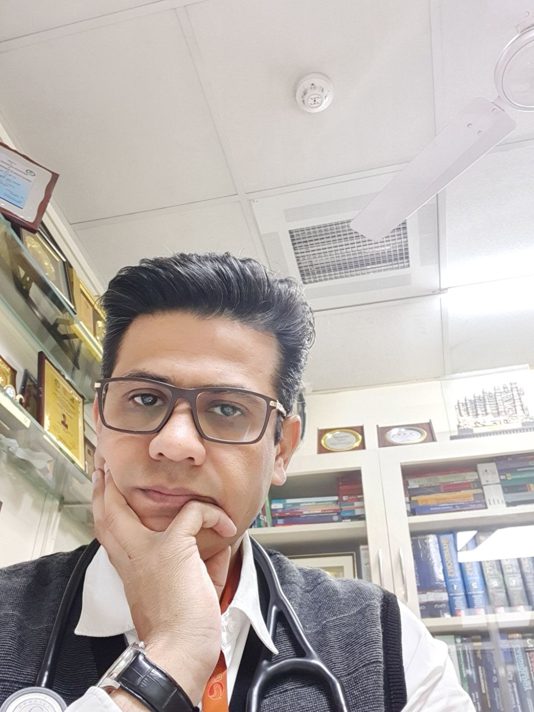 Dr. Gunjan Kishor Sharma - Book Appointment, Consult Online, View Fees ...