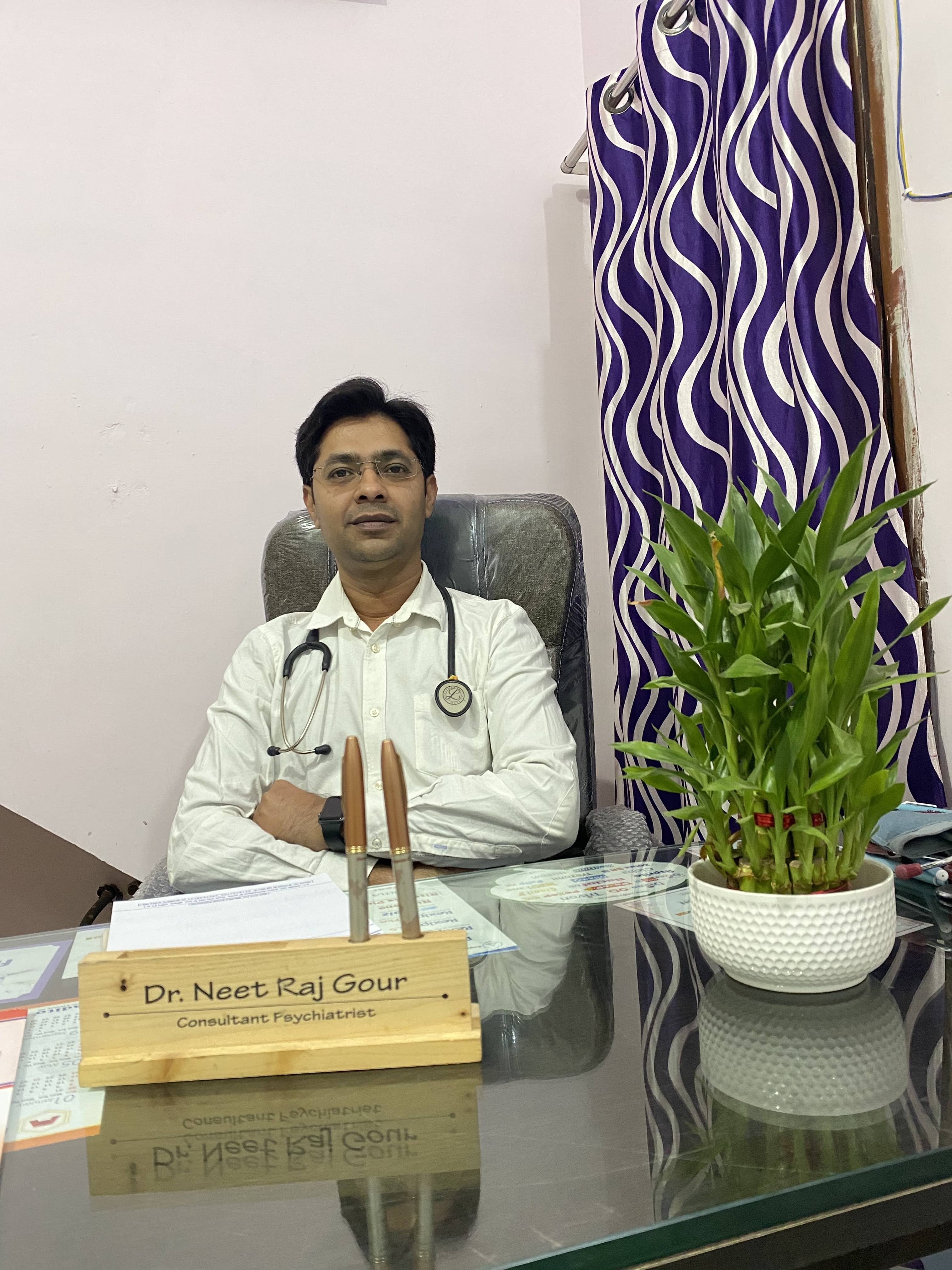 Dr Neet Raj Gaur Book Appointment Consult Online View Fees