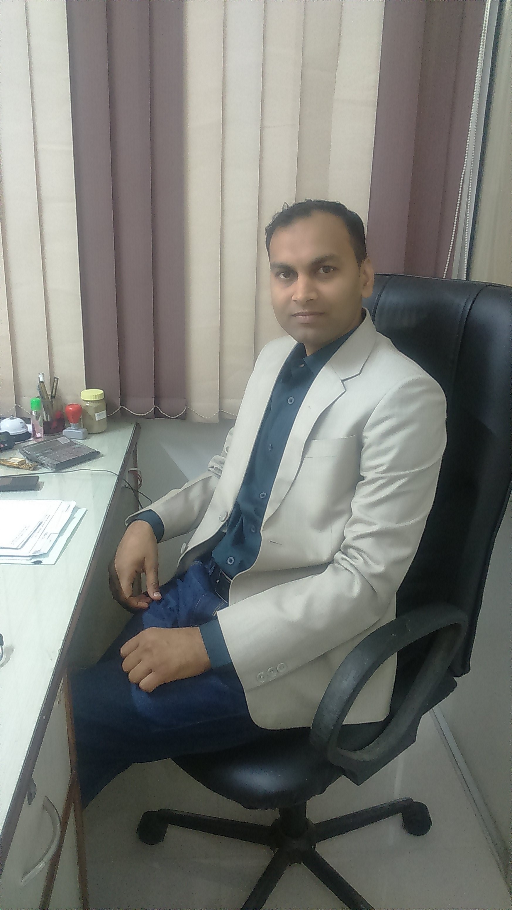 Dr. Akash Gupta - Book Appointment, Consult Online, View Fees, Contact Number, Feedbacks ...